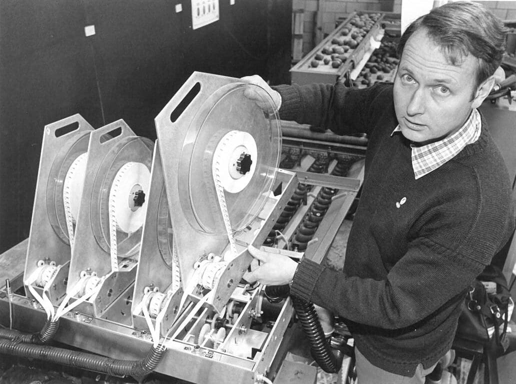 40 Years of tackling the challenges of packinghouse fruit labeling!